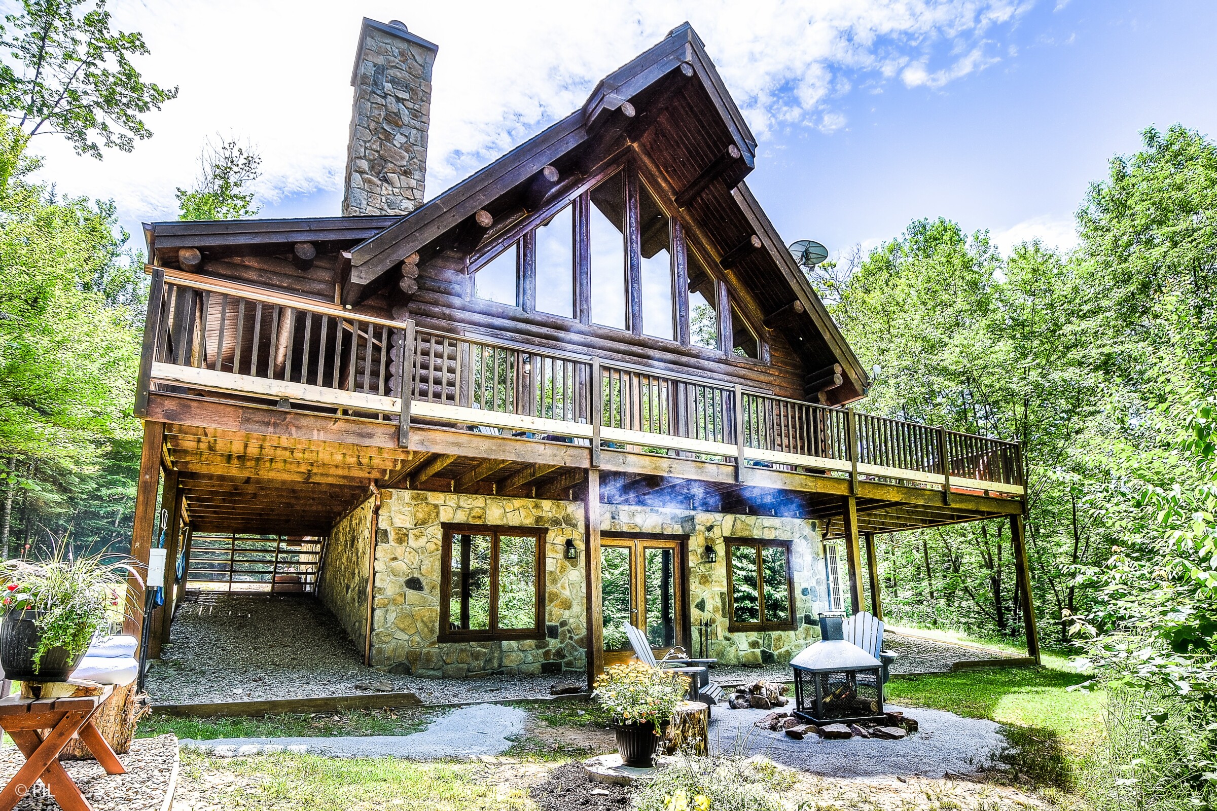 CHALET BOREAL | Private spa, lake, and pool table
